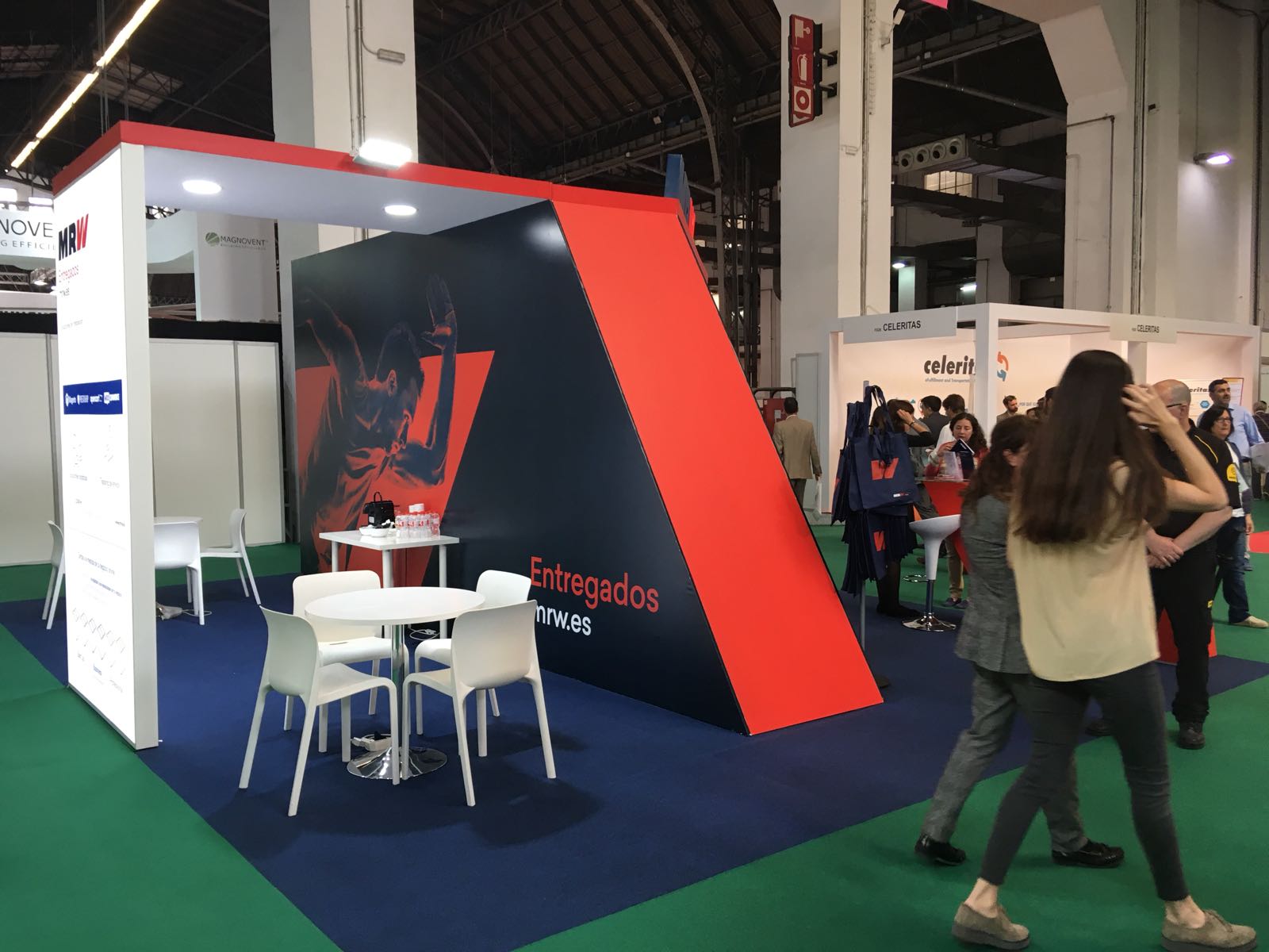 MRW - Stand en eDelivery Barcelona - MT Mobiltraç Branding
